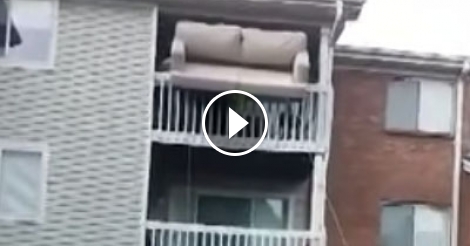 Redneck Couch Moving | Klipland.com