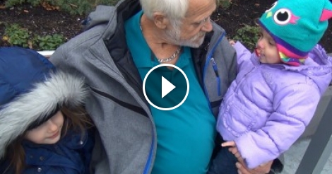 Angry Grandpa Meets His Granddaughters For The First Time | Klipland.com