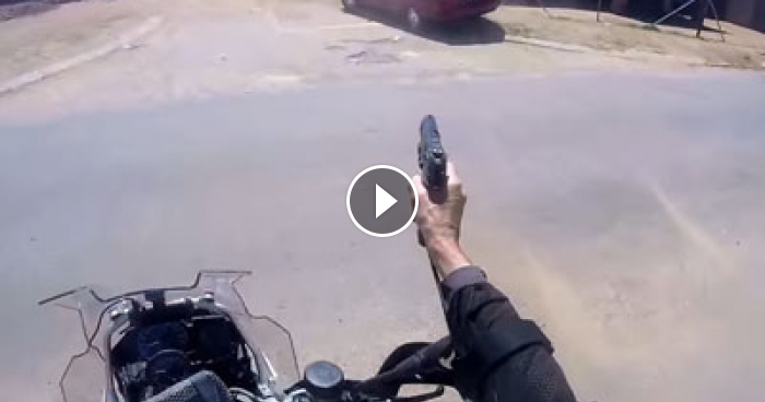 South African Police Officer On Bike Chasing Thugs With No Fear ...