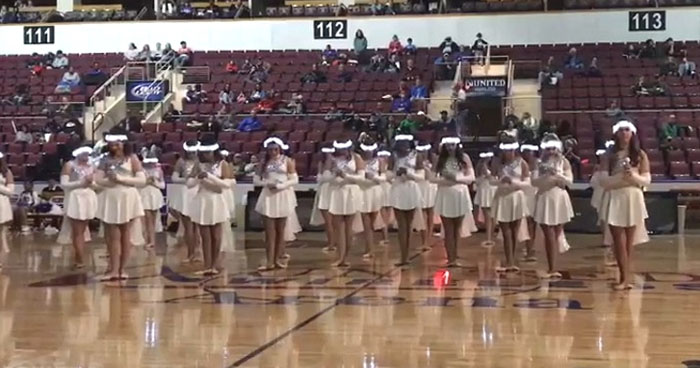 Crowd Loses It When All Girls Dance Team Takes Floor And Lights Go ...