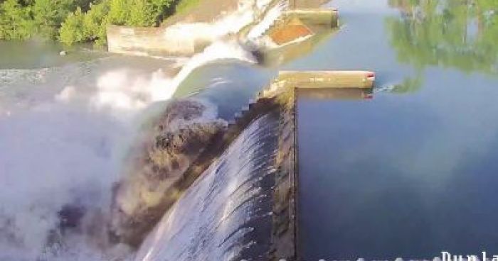 Dramatic Video Shows Moment Dam Gate Collapsed At Lake Dunlap ...