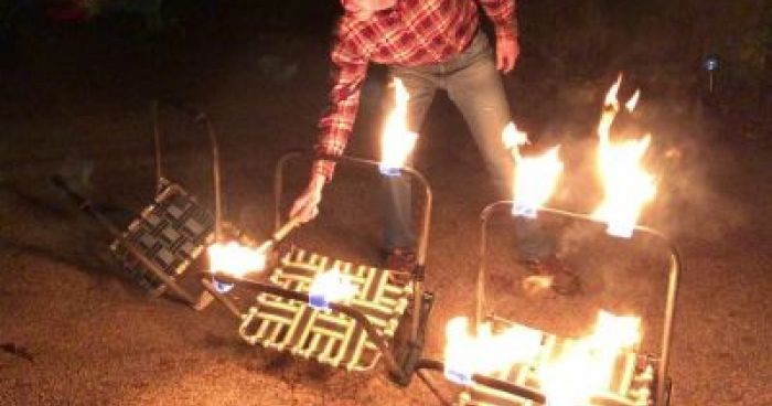 Man Juggling 3 Flaming Lawn Chairs Goes Viral | Klipland.com