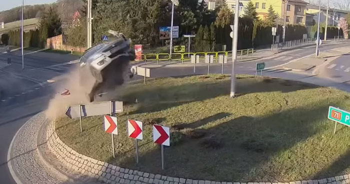 Driver In Poland Goes Flying Over Roundabout | Klipland.com