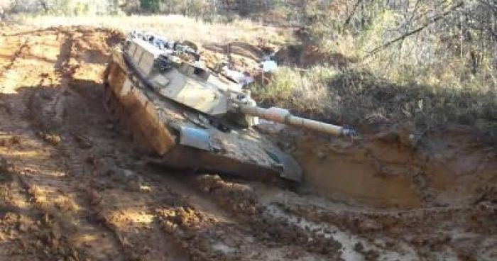 M1 Abrams Tank Stuck In Mud | Klipland.com