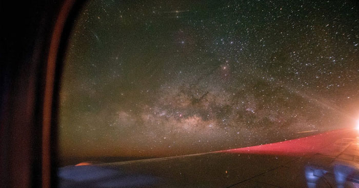 A Timelapse Of The Milky Way Galaxy From A Plane | Klipland.com
