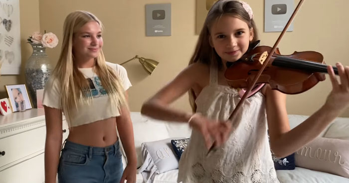 Karolina Protsenko Performs 'Señorita' Together With Friend Barvina ...