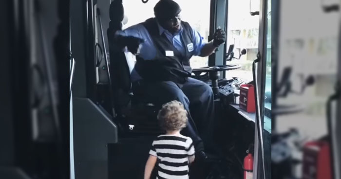 Bus Driver Dances To Taylor Swift To Make Little Girl's Day Better ...