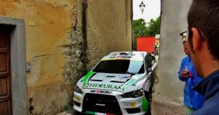 Rally Cars Go Through Really Narrow Town Road | Klipland.com