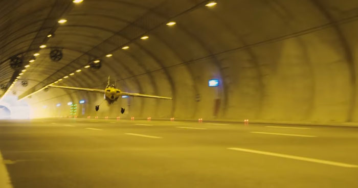 Red Bull Pilot Flies Through Two Tunnels With A Stunt Plane | Klipland.com