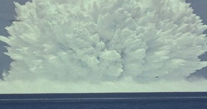 Underwater Nuclear Device Creates A Water Explosion | Klipland.com