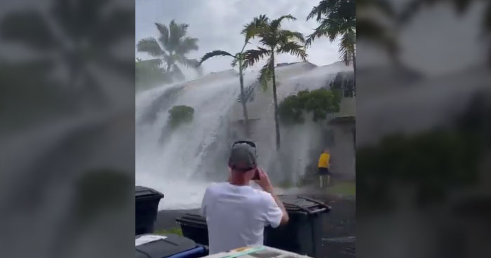 Unreal Footage Of Waves Crashing Over The House In Hawaii | Klipland.com