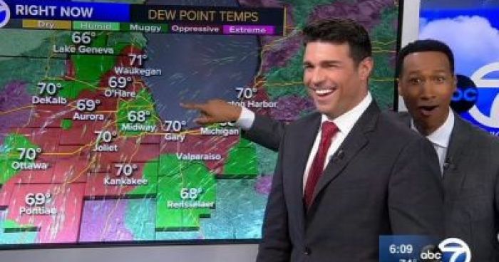 Chicago Meteorologist Realizes That His TV Has A Touchscreen | Klipland.com