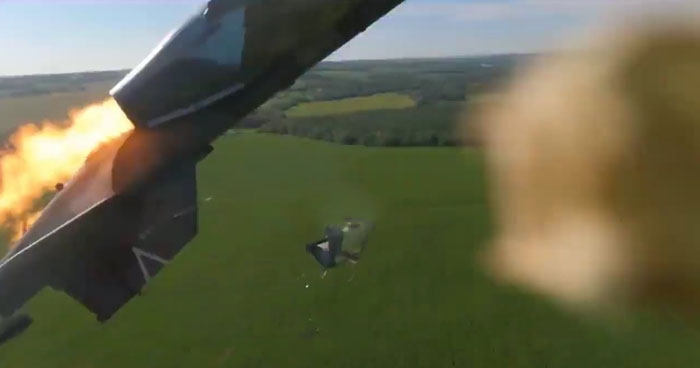 Russian Pilot Ejects Seconds Before Missile Impact | Klipland.com
