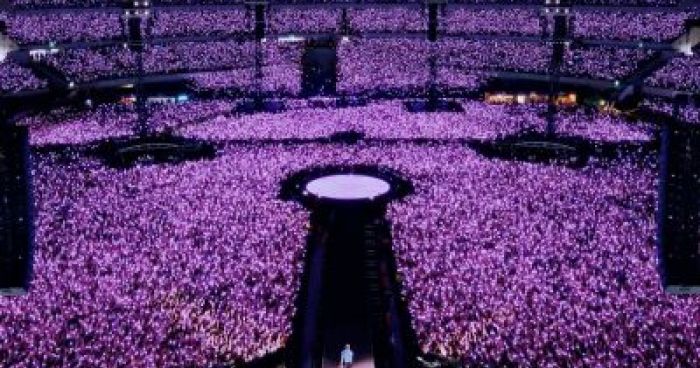 Coldplay Performs "A Sky Full Of Stars" Live At River Plate | Klipland.com