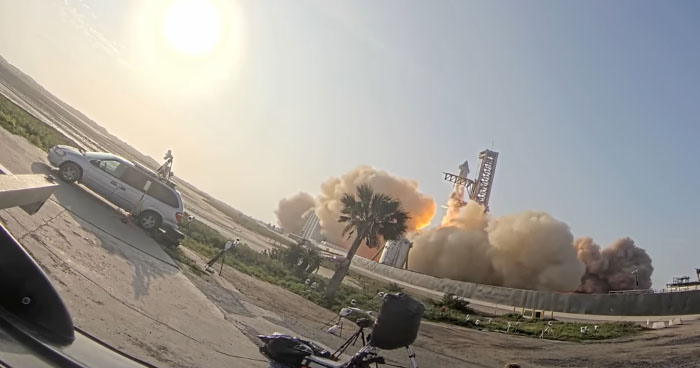 View Of The Starship Rocket Throwing Concrete Pieces During Liftoff ...