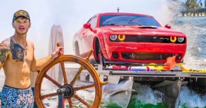 The 700HP Hellcat Boat | Klipland.com