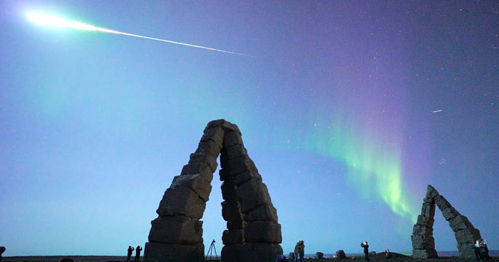 Fireball Above Iceland Captured On Camera | Klipland.com
