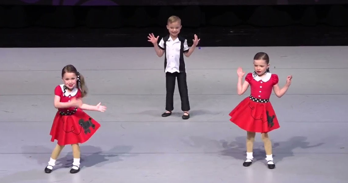 Adorable Trio Of Little Kids Dance To Elvis Presley's "Hound Dog ...