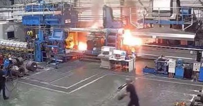 Disaster With Hydraulic Press Oil Leak | Klipland.com