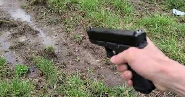 Shooting A Glock Into Water | Klipland.com