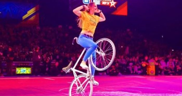 NBA All-Star Bike Girl Performance | Klipland.com
