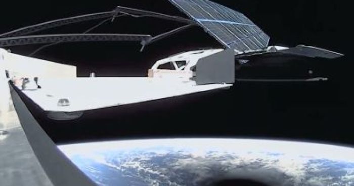 View Of The Solar Eclipse From A Starlink Satellite | Klipland.com