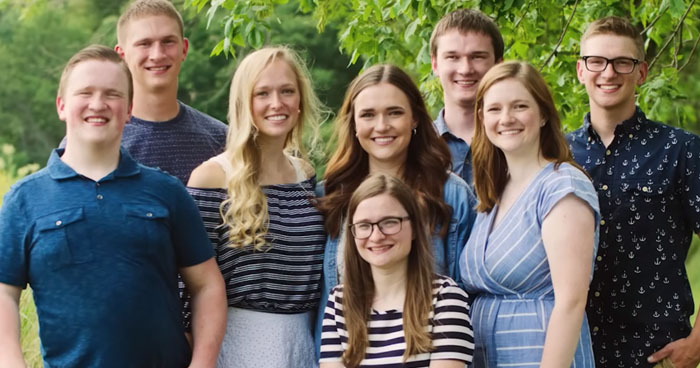 McCaughey Septuplets Today: How They Live 27 Years After Miraculous ...