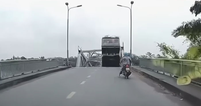 Terrifying Moment Captured On Dashcam As Bridge Collapses In Vietnam ...