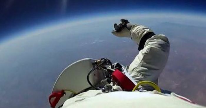 The Video Of Felix Baumgartner Jumping From Space | Klipland.com